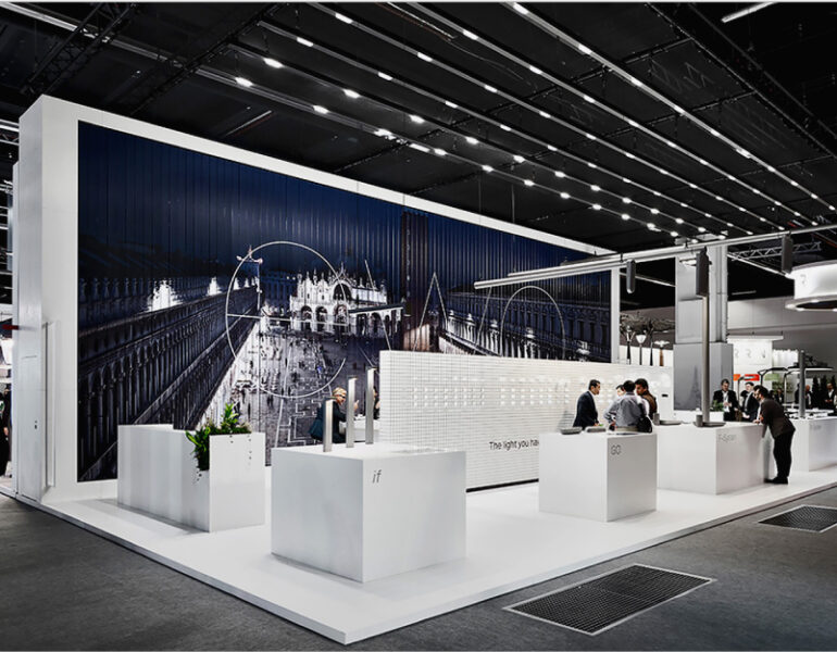 Indoor trivision signs for advertising | Rotapanel