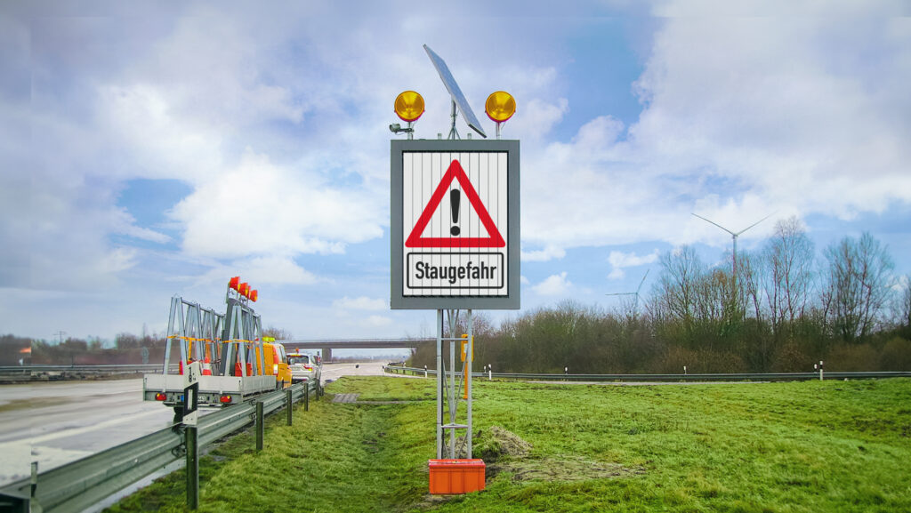 Harnessing solar energy for smart traffic signs - Rotapanel