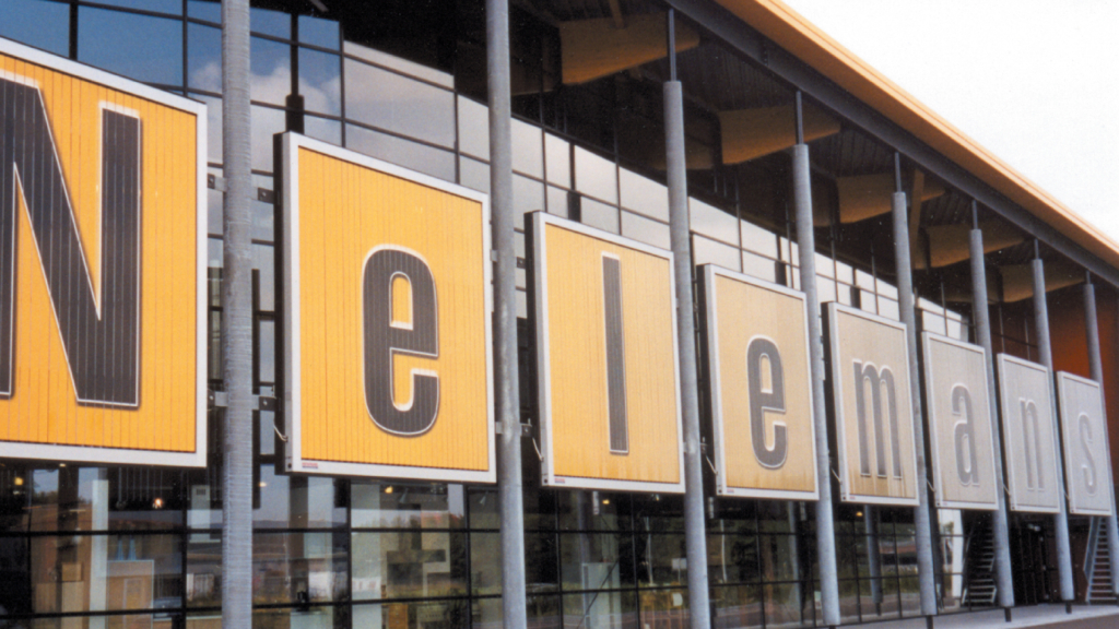 Synchronously rotating panels | Rotapanel